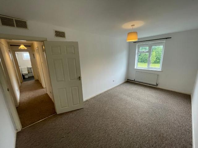 Waltham Close, Peterborough, Cambridgeshire PE1, 1 bed flat to rent, £700 pcm | PrimeLocation