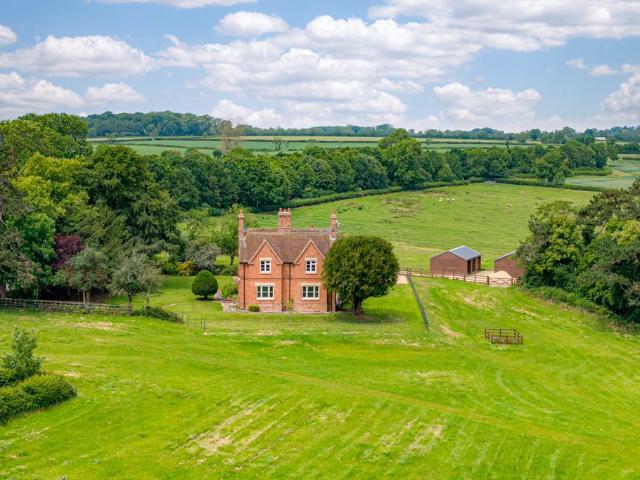 Waltham Road, Freeby, Melton Mowbray 5 bed detached house to rent £3,500 pcm £808 pw