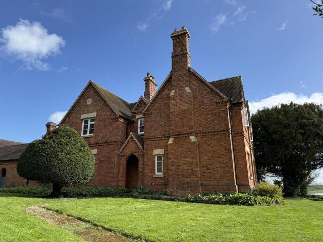 Waltham Road, Freeby, Melton Mowbray 5 bed detached house to rent £3,200 pcm £738 pw