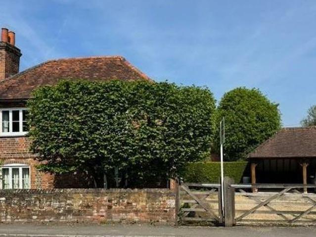 Waltham Road, White Waltham, 4 Bedroom Detached