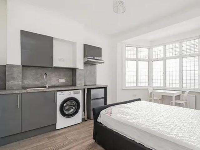 Walthamstow Avenue, London, E4 8YQ, United Kingdom | Studio apartment for rent #136386650 | Rentberry
