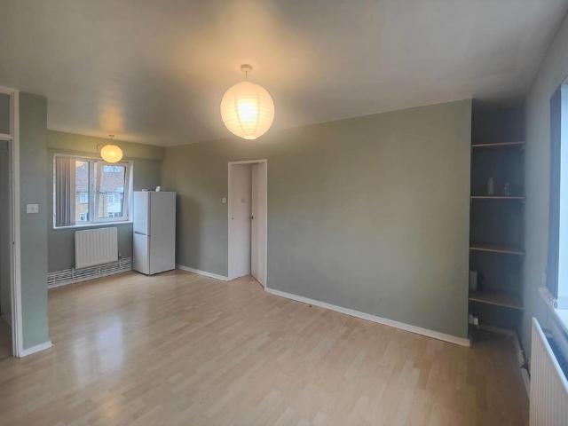 Walthamstow, London E17 1 bed flat to rent £1,550 pcm £358 pw