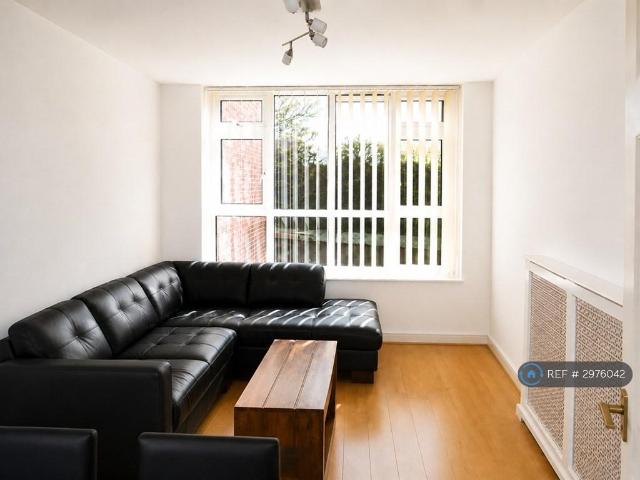 Walthamstow, London, E17 1 bed flat to rent £1,750 pcm £404 pw