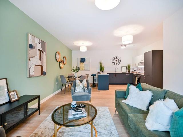 Walton Court, Walton On Thames KT12, 1 bed flat to rent, £1,800 pcm | PrimeLocation