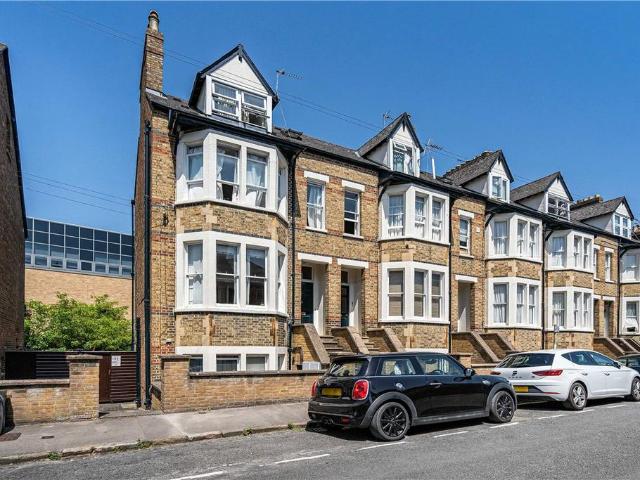Walton Crescent, Oxford, Oxfordshire. 1 bed apartment to rent £1,550 pcm £358 pw