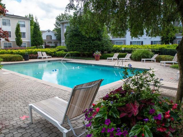 Walton Grove 3 Bedroom Apartment for Rent at 2550 Cumberland Blvd Se, Smyrna, GA 30080