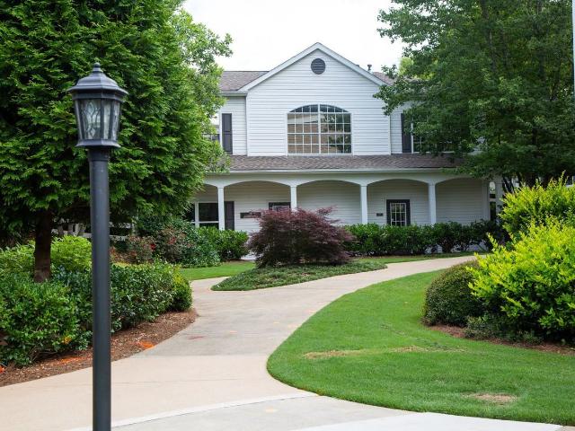 Walton Grove 2 Bedroom Apartment for Rent at 2550 Cumberland Blvd Se, Smyrna, GA 30080