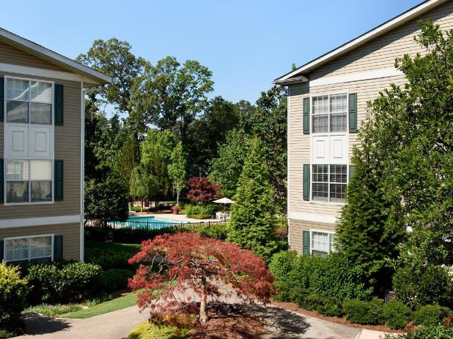 Walton Grove 2 Bedroom Apartment for Rent at 2550 Cumberland Blvd Se, Smyrna, GA 30080