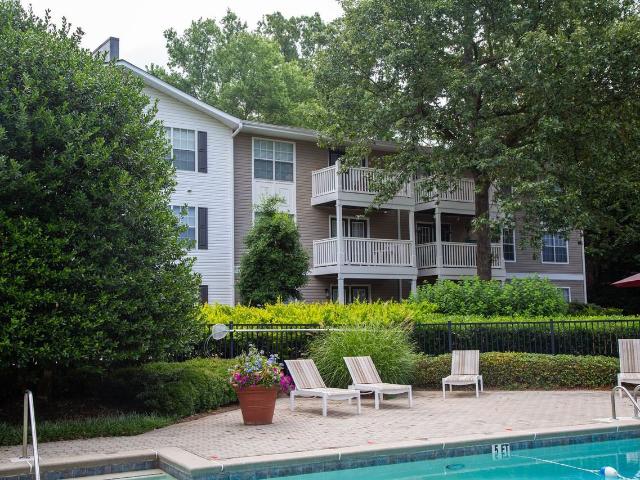 Walton Grove 2 Bedroom Apartment for Rent at 2550 Cumberland Blvd Se, Smyrna, GA 30080
