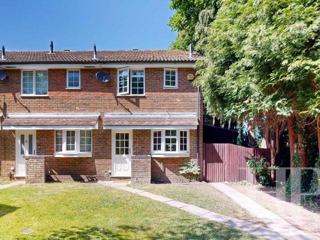 Walton Heath, Crawley RH10, 2 bed end terrace house to rent, £1,550 pcm | PrimeLocation