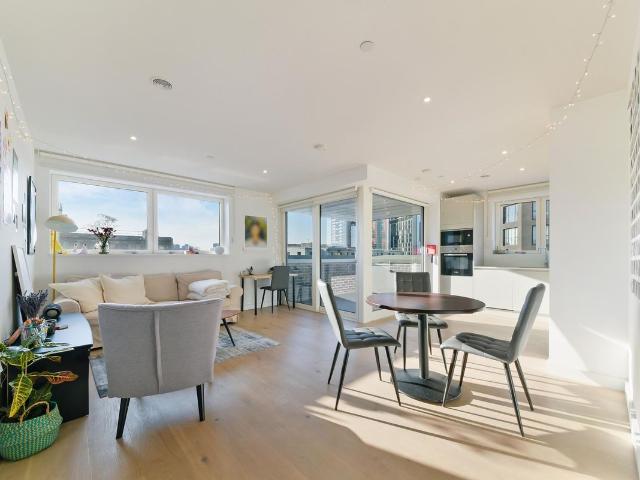 Walton Heights, Walworth Road SE17, 2 bed flat to rent, £3,400 pcm | PrimeLocation