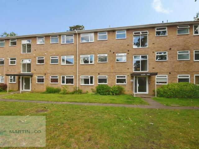 Walton On Thames 2 bed flat to rent £1,600 pcm £369 pw