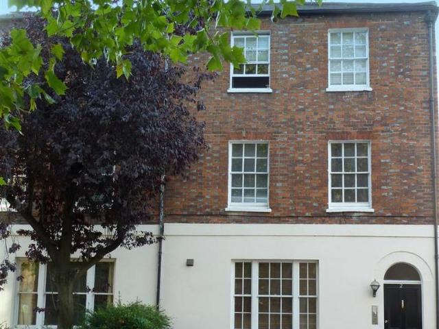Walton Street Flat 2 Jericho Oxford 1 bed flat to rent £1,950 pcm £450 pw