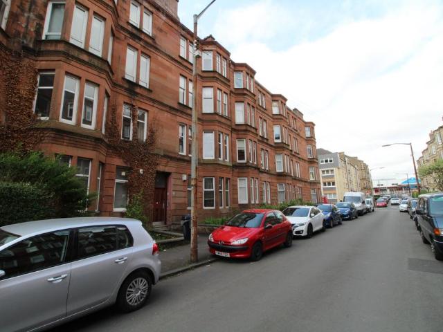 Walton Street, Glasgow G41 2 bed flat to rent £1,395 pcm £322 pw