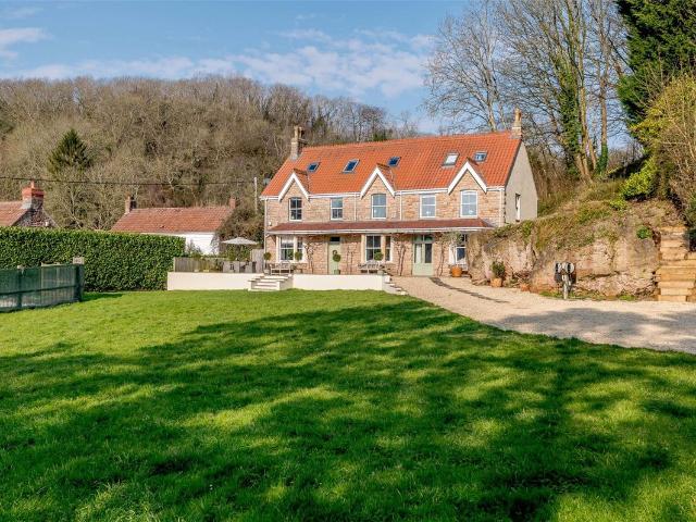 Walton Street, Walton In Gordano, Clevedon, North Somerset BS21, 7 bed detached house to rent, £4,495 pcm | PrimeLocation