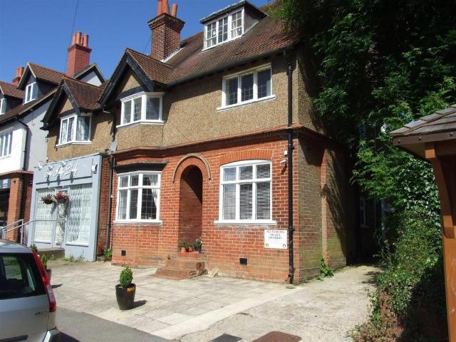 Walton Street, Walton on the Hill. 3 bed maisonette to rent £1,650 pcm £381 pw
