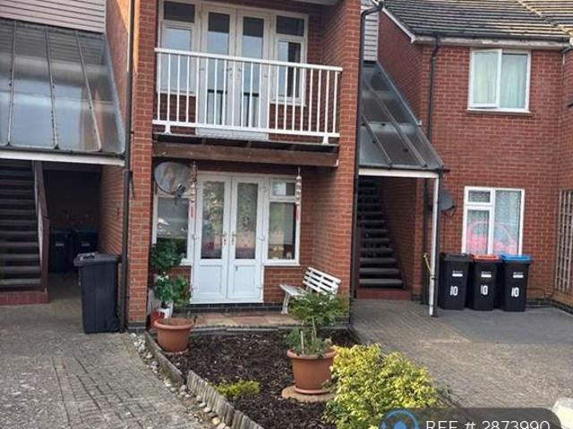 Walton Park, Milton Keynes, MK17 1 bed flat to rent £1,050 pcm £242 pw