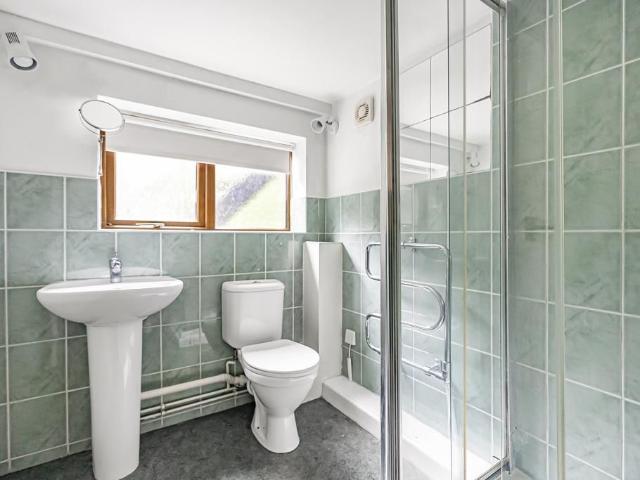 Walton Road, Ware SG12, 4 bed property to rent, £3,000 pcm | PrimeLocation
