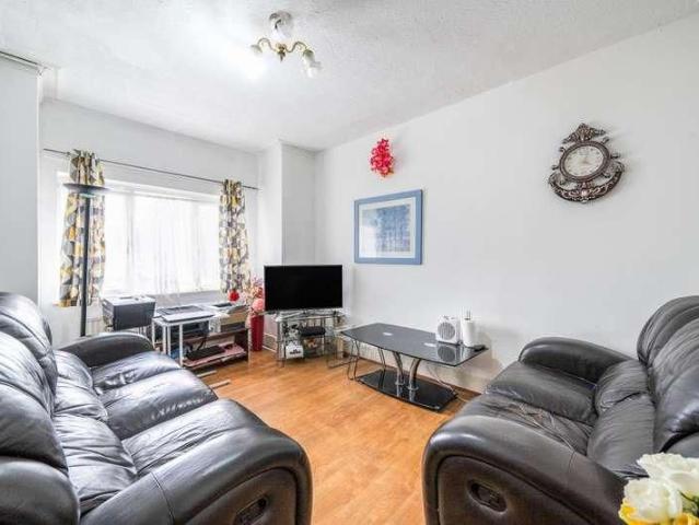 Walton Road, Woking, GU21