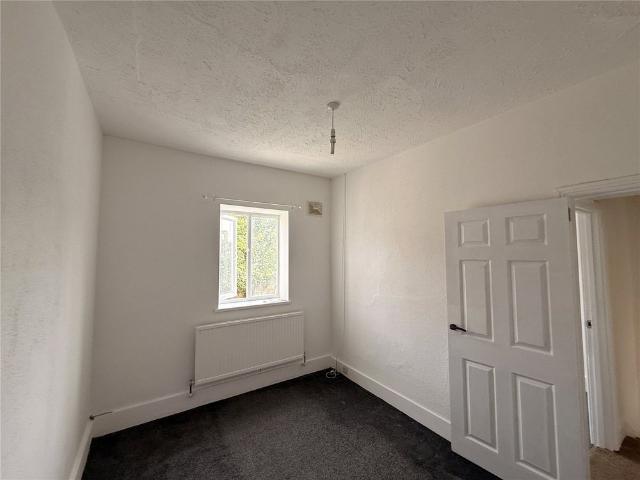 Walton Road, Woking, Surrey, GU21 5EF