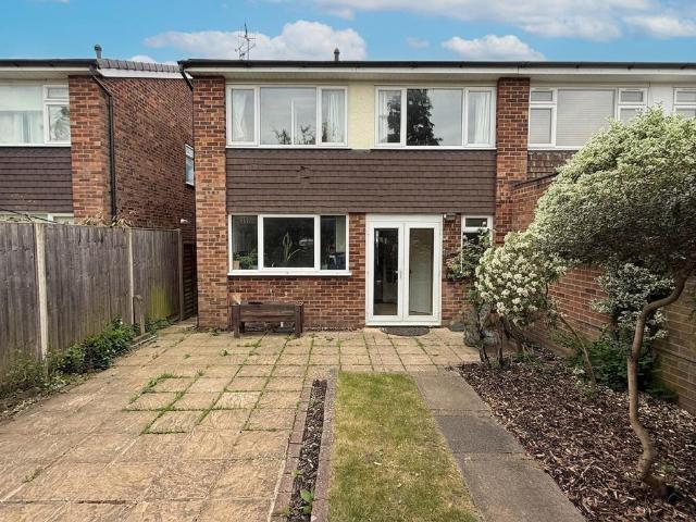 Walverns Close, Oxhey, Watford, WD19 3 bed semi detached house to rent £1,995 pcm £460 pw