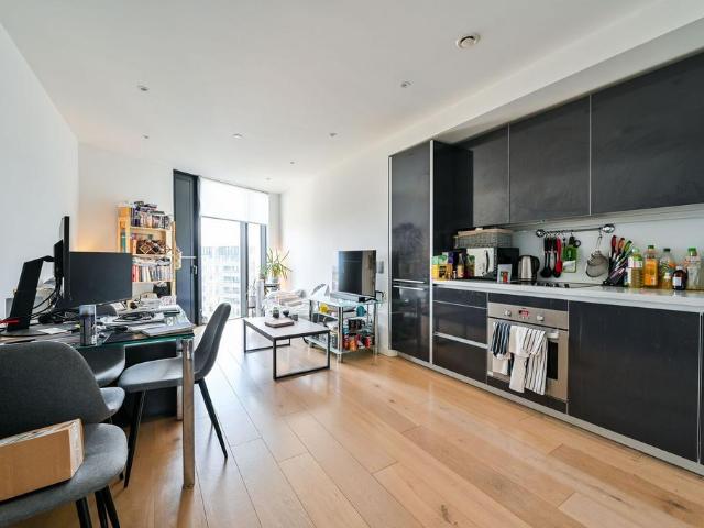 Walworth Road, Elephant and Castle. 1 bed flat to rent £3,250 pcm £750 pw