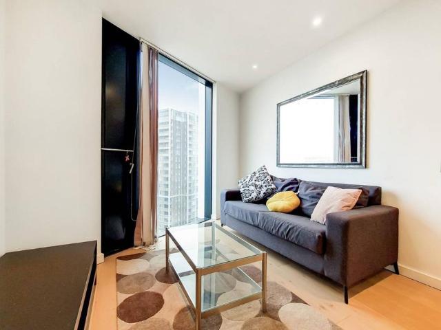 Walworth Road, Elephant and Castle. 1 bed flat to rent £3,500 pcm £808 pw