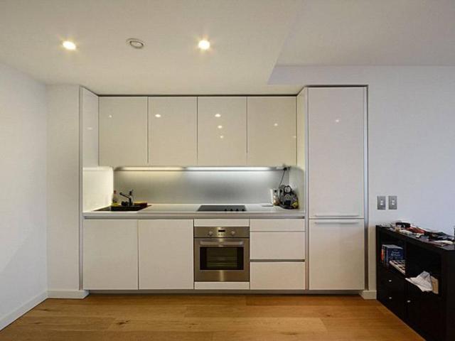Walworth Road, Elephant and Castle. 1 bed flat to rent £4,000 pcm £923 pw