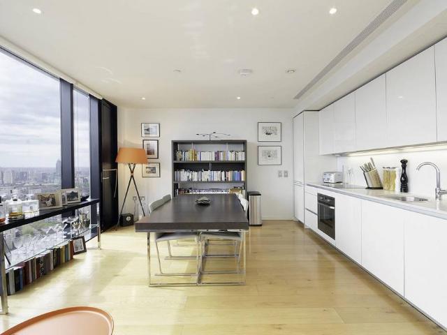 Walworth Road, Elephant and Castle. 1 bed penthouse to rent £4,500 pcm £1,038 pw