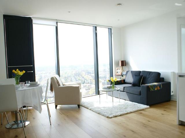 Walworth Road, Elephant and Castle. 2 bed flat to rent £3,142 pcm £725 pw