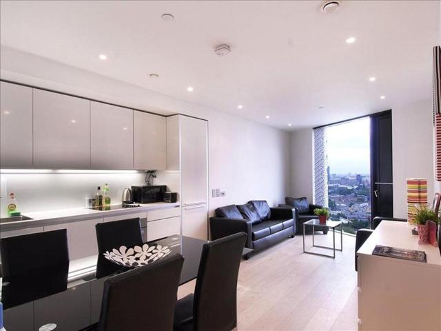 Walworth Road, Elephant and Castle. 2 bed flat to rent £3,250 pcm £750 pw
