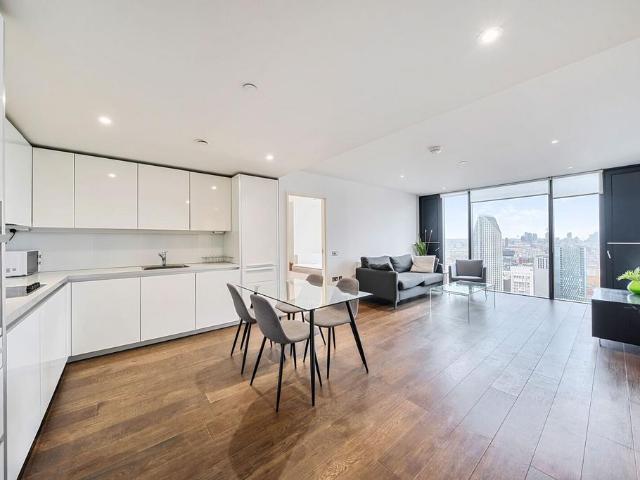 Walworth Road, Elephant and Castle. 2 bed flat to rent £3,500 pcm £808 pw