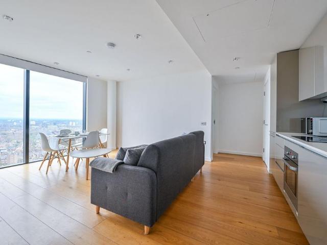 Walworth Road, Elephant and Castle. 2 bed flat to rent £3,500 pcm £808 pw
