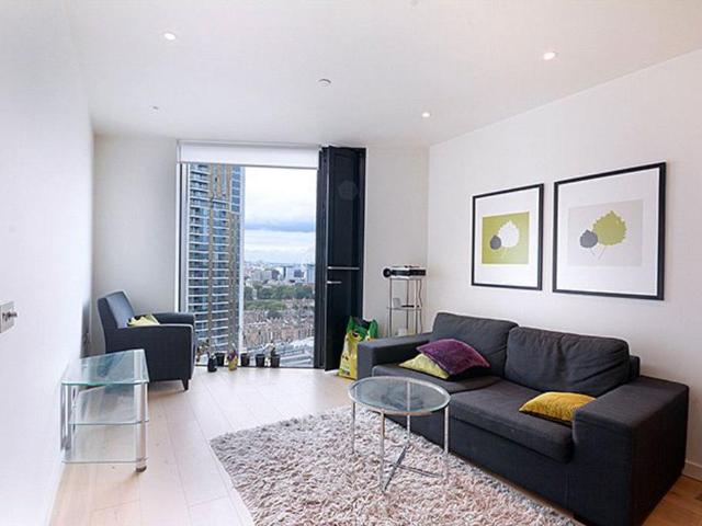 Walworth Road, Elephant and Castle. 2 bed flat to rent £4,200 pcm £969 pw
