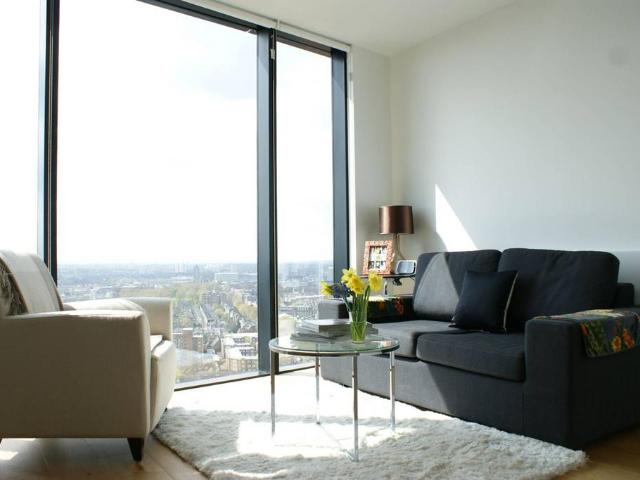 Walworth Road, Elephant and Castle. 2 bed flat to rent £4,250 pcm £981 pw