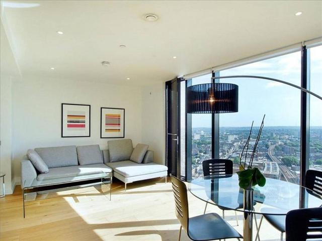Walworth Road, Elephant and Castle. 2 bed flat to rent £4,250 pcm £981 pw