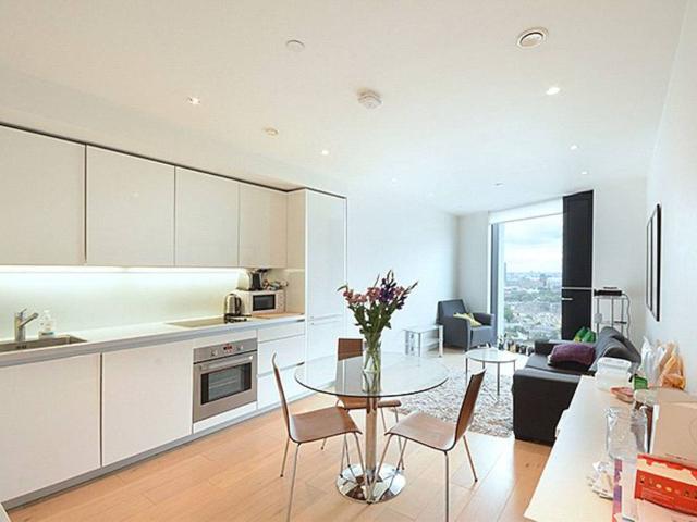 Walworth Road, Elephant And Castle, London SE1, 2 bed flat to rent, £3,000 pcm | PrimeLocation