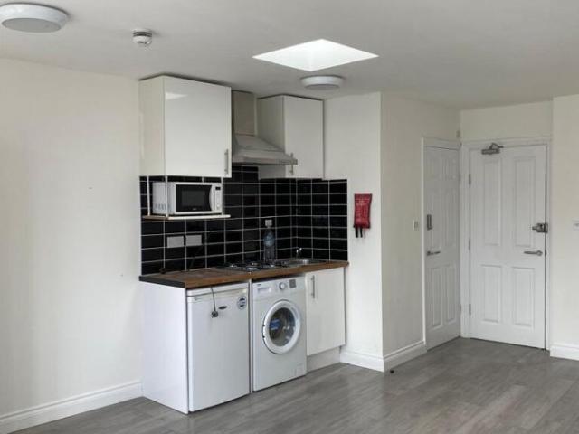 Walworth Road, London SE17, Studio to rent, £1,575 pcm | PrimeLocation