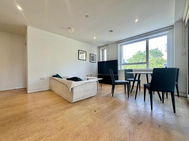 Walworth Road, London SE17, 2 bed flat to rent, £2,990 pcm | PrimeLocation