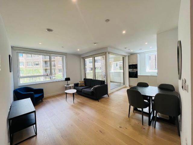 Walworth Road, London SE17, 2 bed flat to rent, £3,500 pcm | PrimeLocation