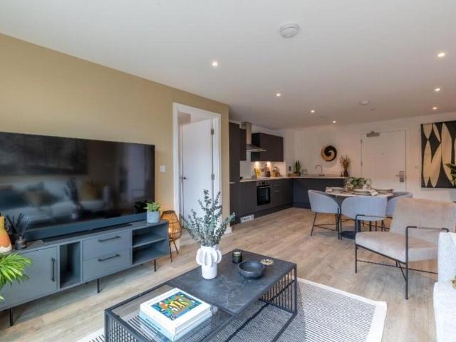 Walworth Road, London, SE1 2 bed apartment to rent £3,100 pcm £715 pw