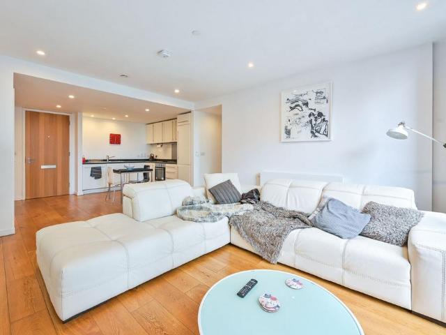 Walworth Road, London, SE1, Elephant. 2 bed flat to rent £4,500 pcm £1,038 pw