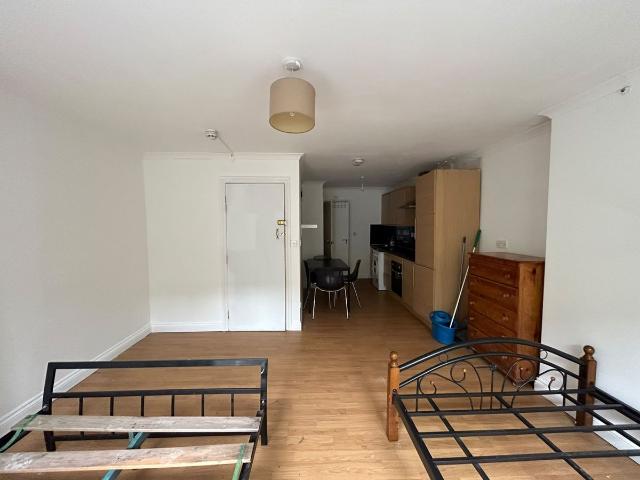 Walworth Road SE17, 1 bed flat to rent, £1,399 pcm | PrimeLocation