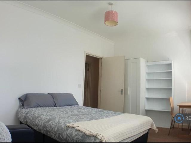 Walburgh Street, London, E1 3 bed flat to rent £2,500 pcm £577 pw