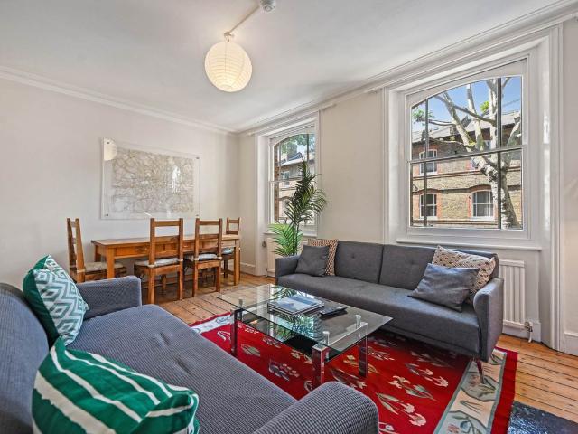 Walcorde Avenue, London SE17, 3 bed flat to rent, £3,700 pcm | PrimeLocation