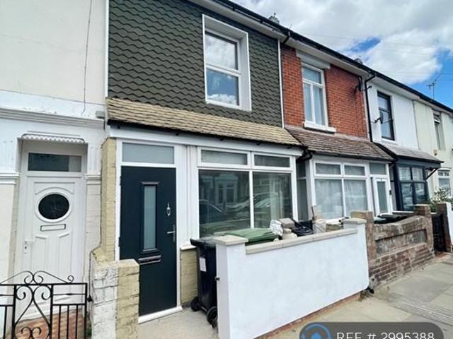Walden Road, Portsmouth, PO2 3 bed terraced house to rent £1,475 pcm £340 pw
