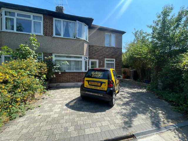 Walden Way, Ilford IG6, 2 bed maisonette to rent, £1,750 pcm | PrimeLocation