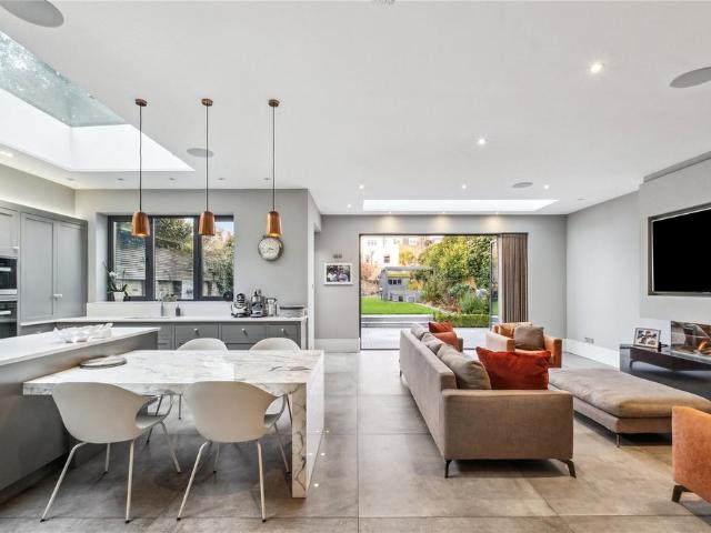 Waldeck Road, London, W13 6 bed detached house to rent £12,000 pcm £2,769 pw