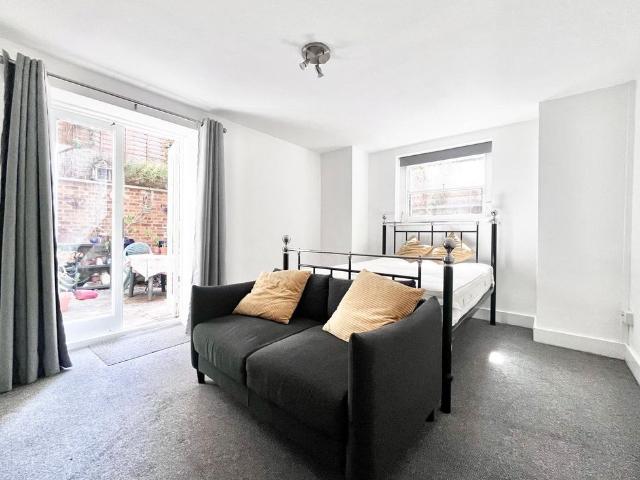 Waldegrave Park, Twickenham, TW1 4TE