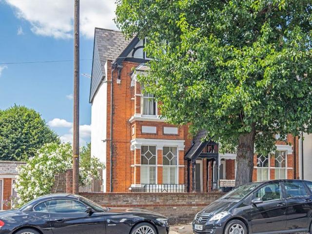 Waldegrave Road, Teddington TW11, 2 bed flat to rent, £2,095 pcm | PrimeLocation